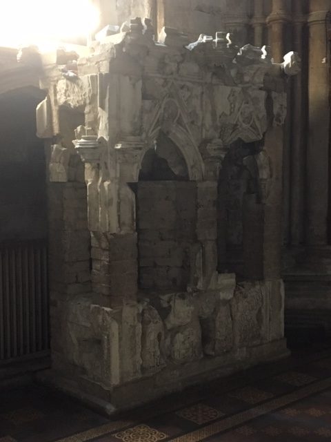 Amphibalus – The Last English Catholic Church in the World