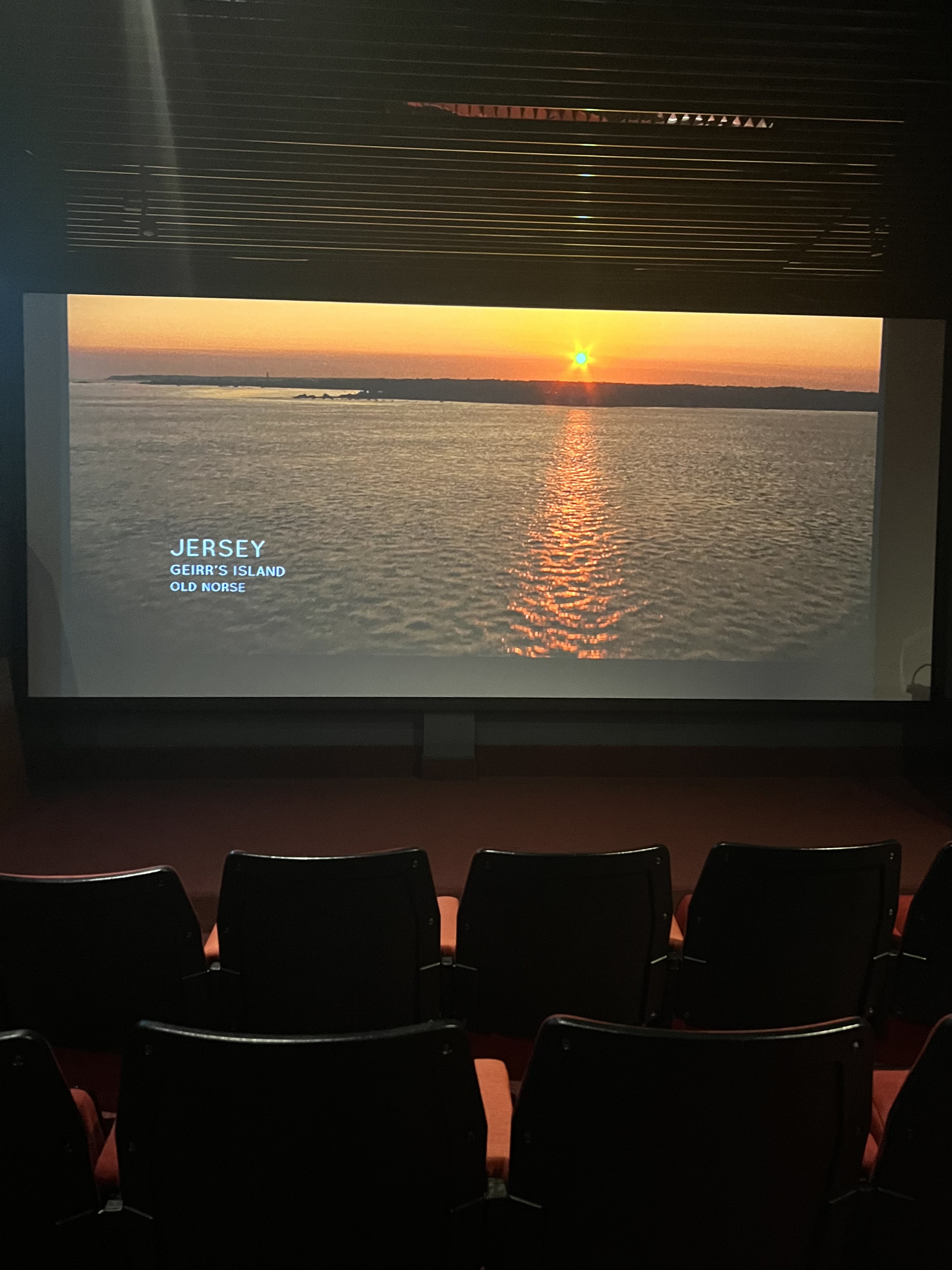 IMG_8102 – Simeng Huang Huang / Curating (2023-2024)[SEM2]